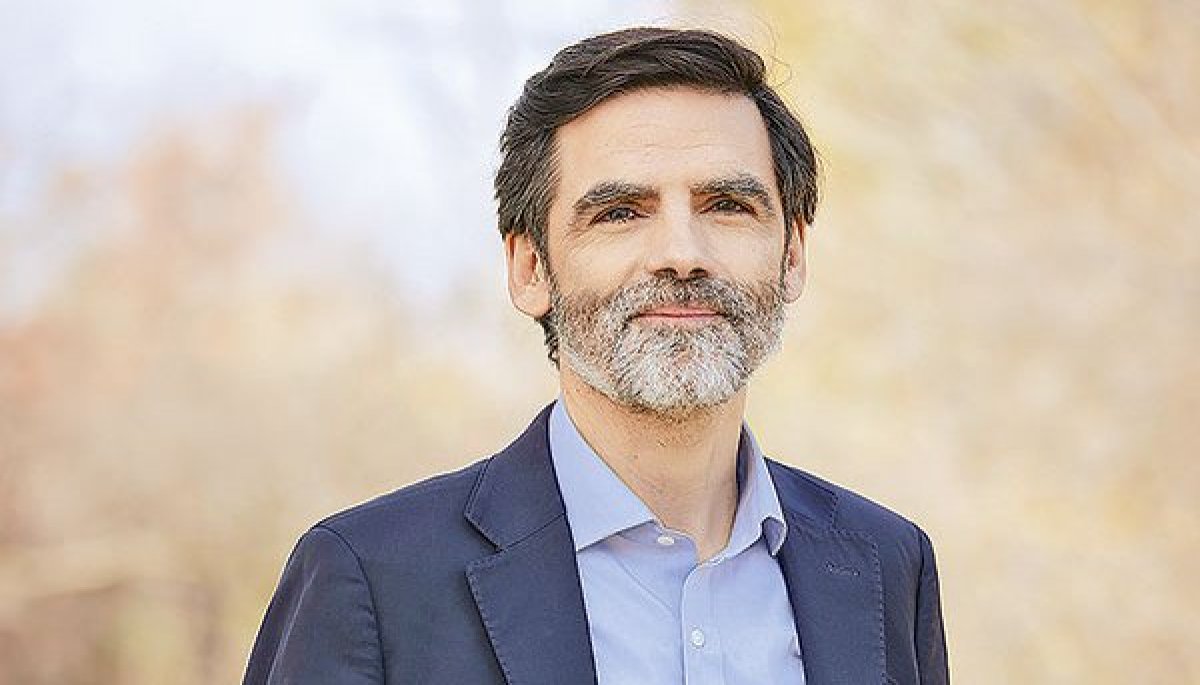 Hernán Araneda gerente general (i) de FCh: “Estamos muy atrasados como ...