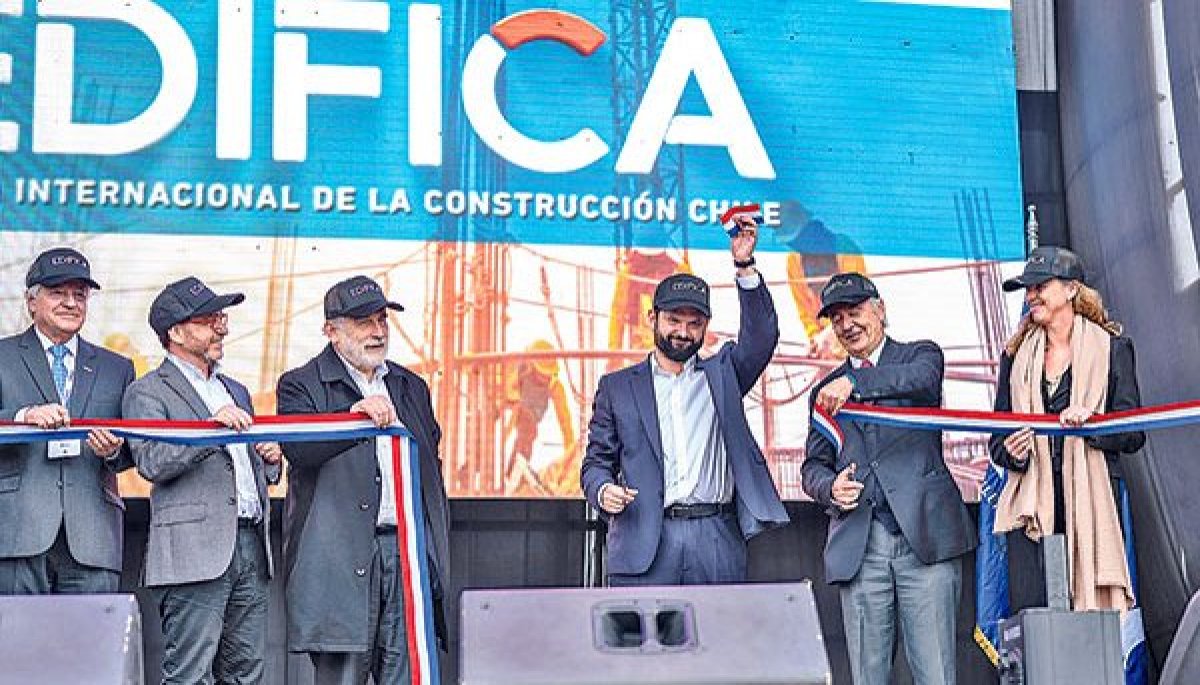 Presidente Boric inaugura Edifica 2022 y llamó a no ver los permisos medioambientales como ...