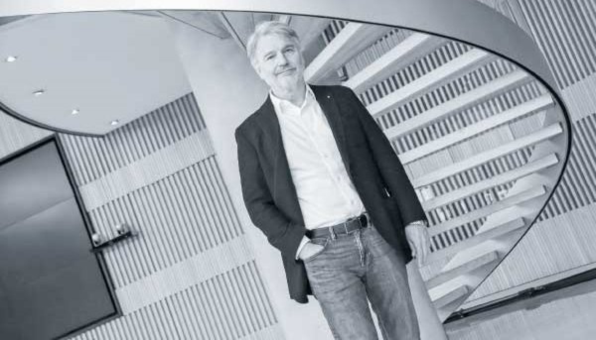 Antonio Büchi: La industria de telecomunicaciones y el espacio de ...