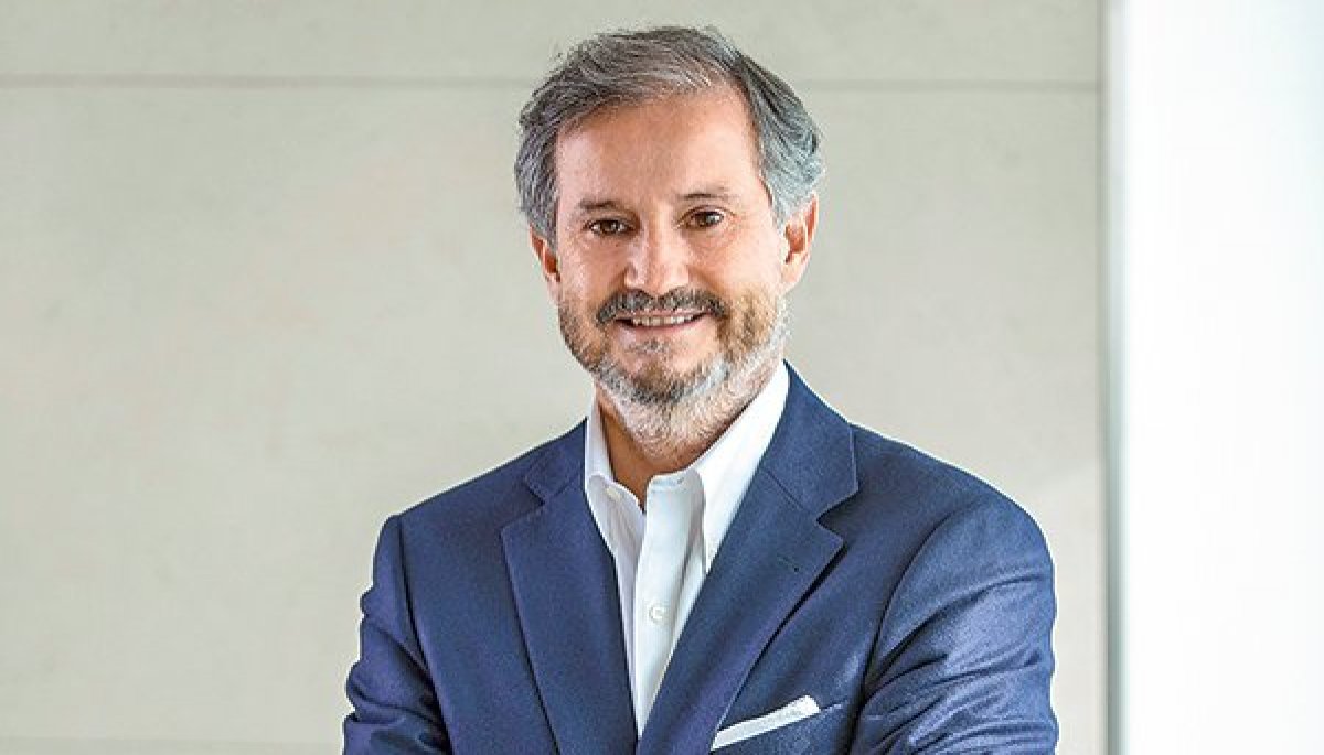 Luego de 30 años en Carey, Claudio Lizana anuncia su salida y lanza ...