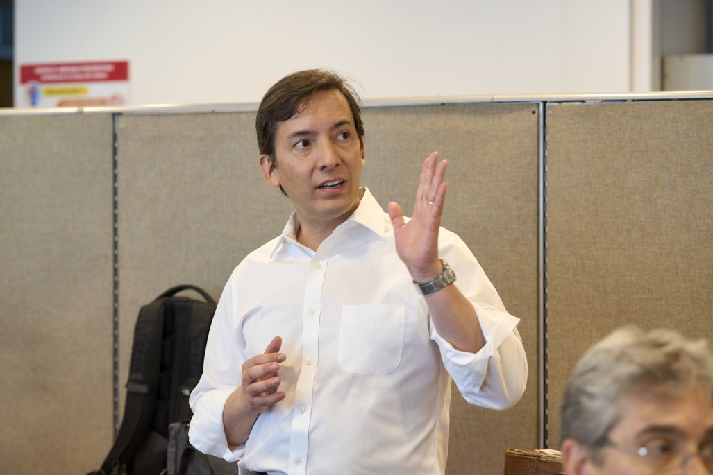 Juan Pablo Corvalán nuevo gerente general de Farmacias Ahumada | Diario ...