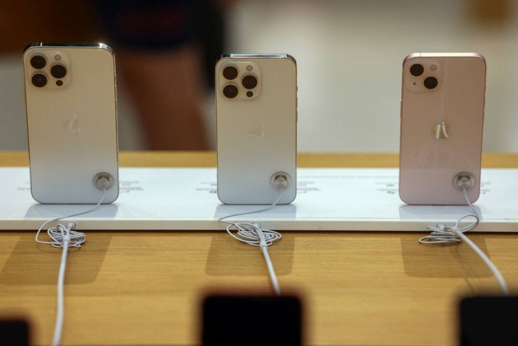 Apple refuerza los servicios de teléfonos inteligentes en una "guerra ...