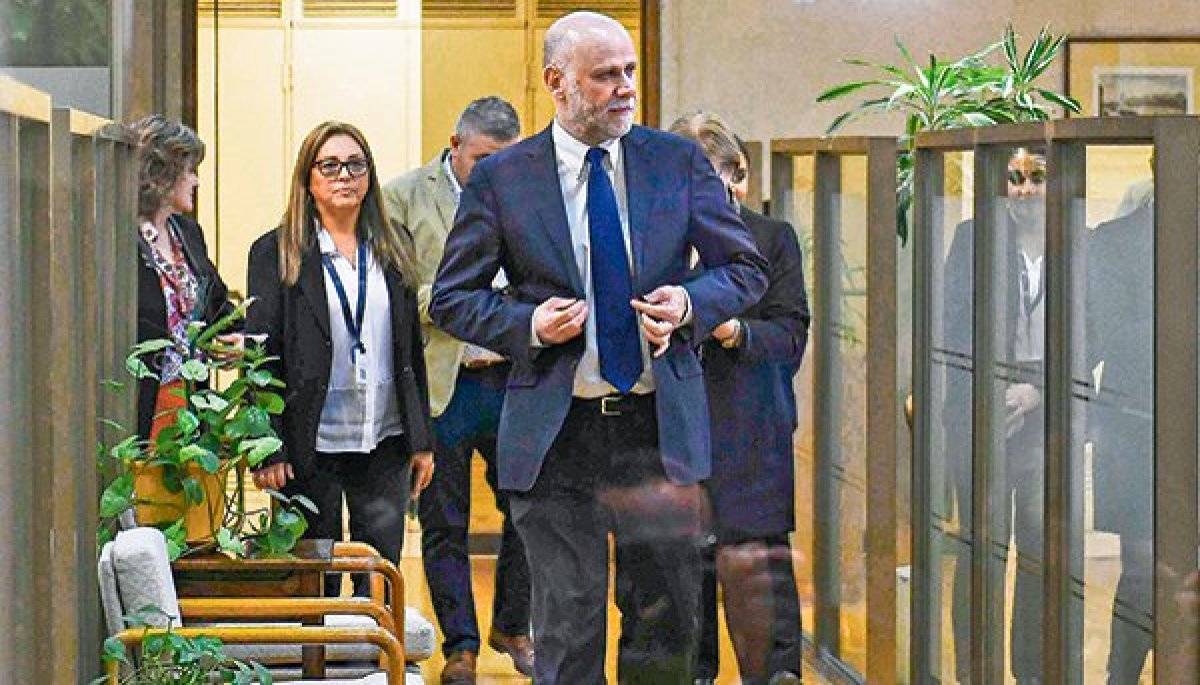 El manejo político de Elizalde aterriza en La Moneda en un momento ...