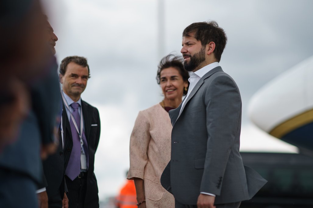 Boric llega a Bruselas para Cumbre Celac-UE, donde abordará los ...