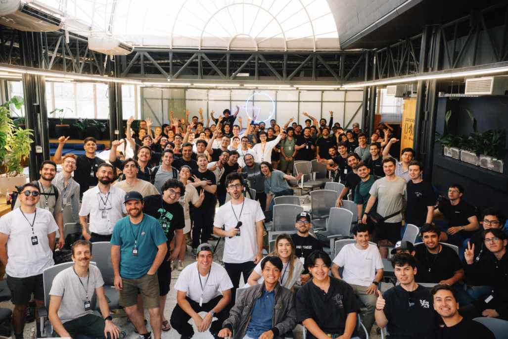 Así fue la primera Platanus Hack | Diario Financiero