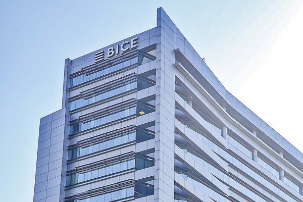 Las sucursales de los bancos BICE y Security ya comienzan a atender ...